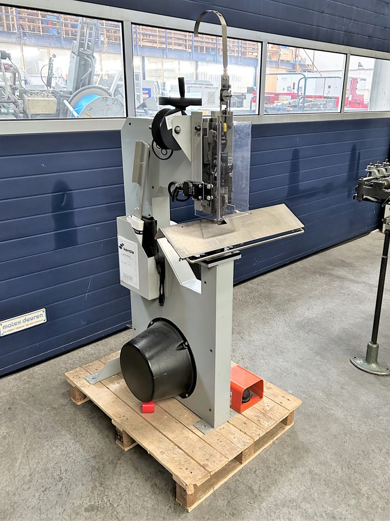 DeLuxe Bostitch M2 wire stitcher with G8 head | pressXchange
