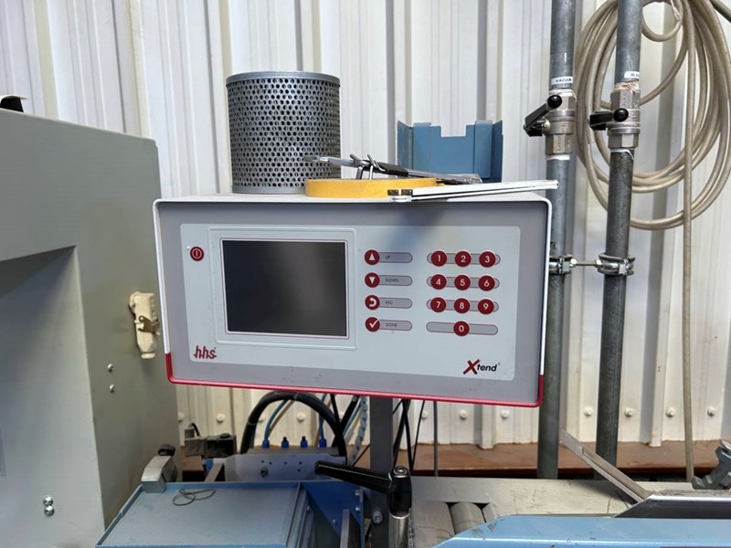 MBO T 540 folding machine + HHS glue system | pressXchange