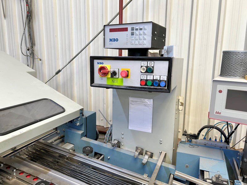 MBO T 540 folding machine + HHS glue system | pressXchange