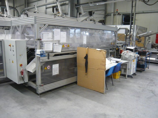 Merchandise sorting- and placing machine for foil packaging machines ...