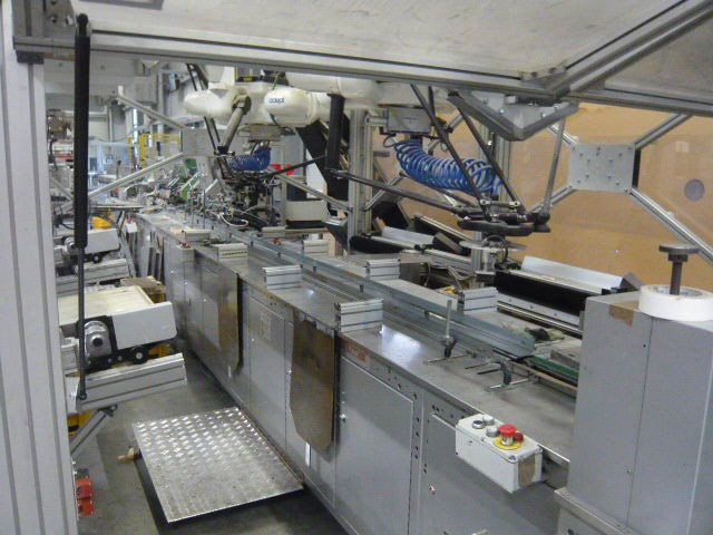 Merchandise sorting- and placing machine for foil packaging machines ...
