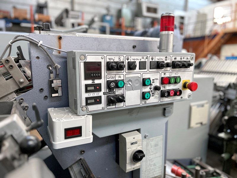 Stahl HSB vertical stacker delivery with automatic bundling | pressXchange