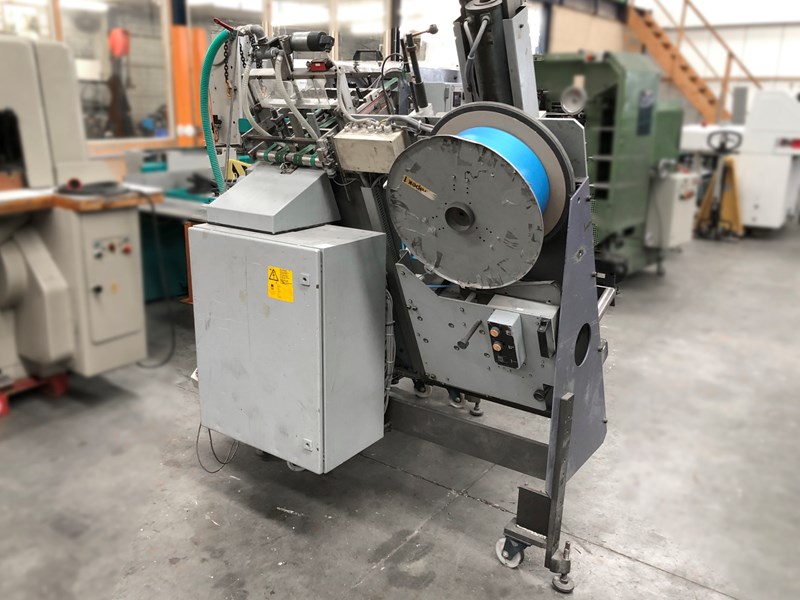 Stahl HSB vertical stacker delivery with automatic bundling | pressXchange