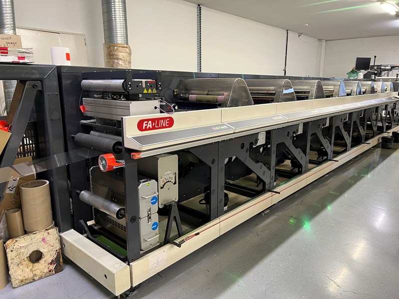 NilPeter FA17 | pressXchange