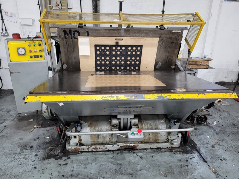 Crosland Titan Clam Shell Die Cutter | pressXchange