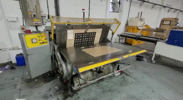 Crosland Titan Clam Shell Die Cutter | pressXchange