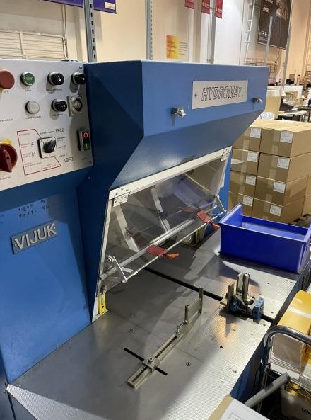 Vijuk Hydromat 3-Knife Trimmer | pressXchange