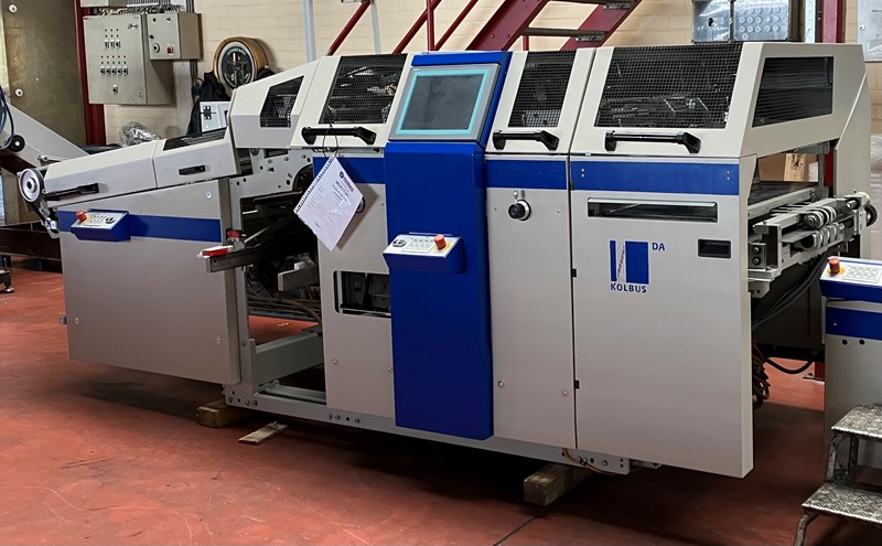 Kolbus DA 270 with integrated boardcutter | pressXchange