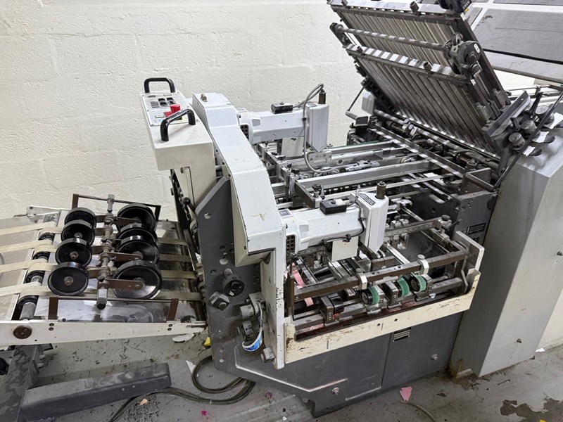 2006 STAHL FOLDER , CONTINUOUS FEED WITH CONVEYOR, & KNIFE FOLD ...