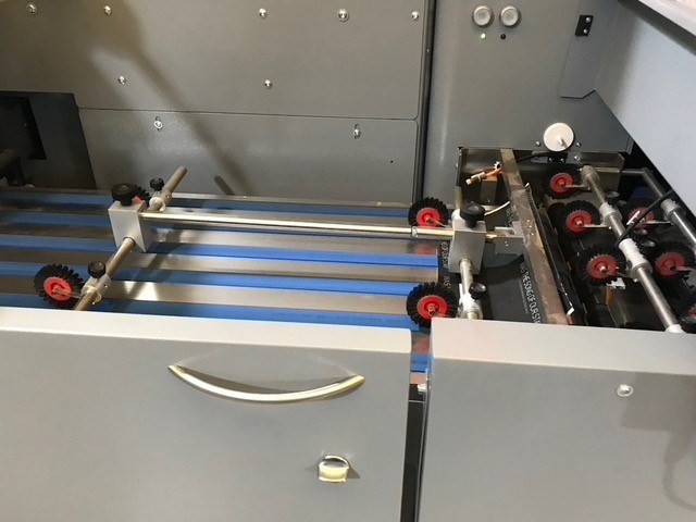 MGI Jet Varnish 3DS + iFoil-S | pressXchange