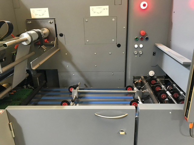 MGI Jet Varnish 3DS + iFoil-S | pressXchange