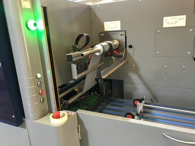 MGI Jet Varnish 3DS + iFoil-S | pressXchange