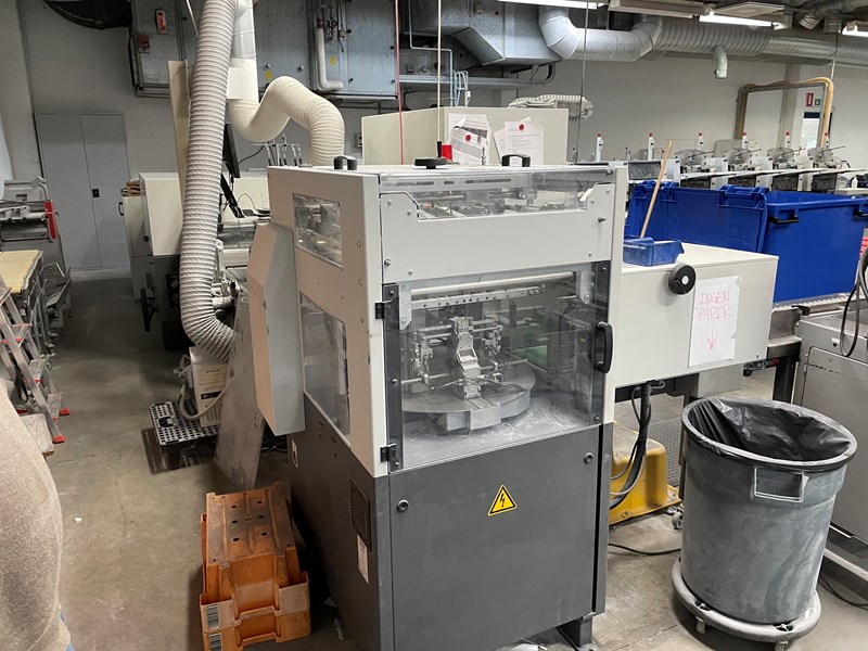 Heidelberg ST 450-6 +Cover saddle stitching line. only 8400 hours ...