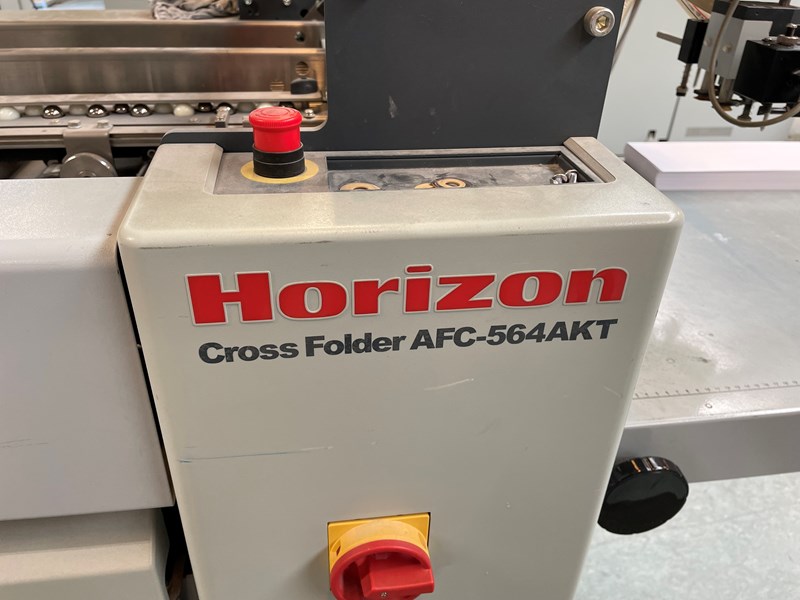 Horizon Cross Folder AFC - 564AKT | pressXchange