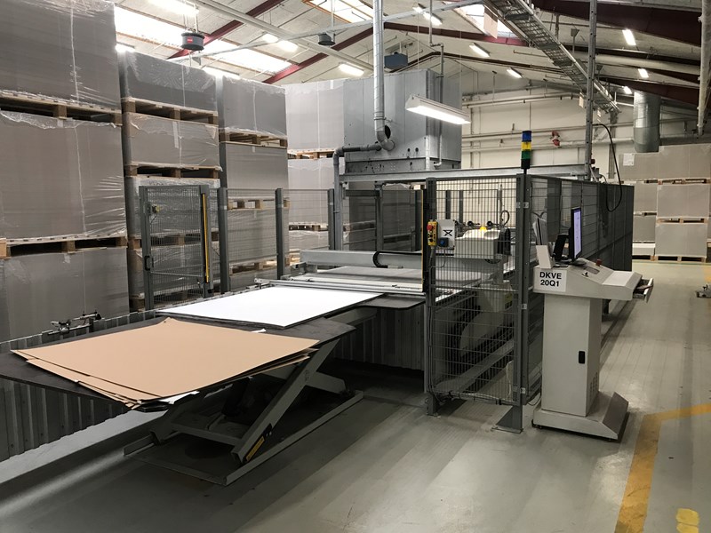 Kongsberg DCM24 163 X 300 cm. with infeed & Delivery, safety fence ...