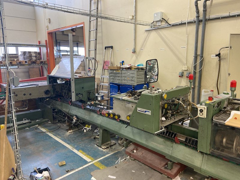 MULLER MARTINI SADDEL STITCHER 335 - 7 FEEDER+COVER + STACKER ...