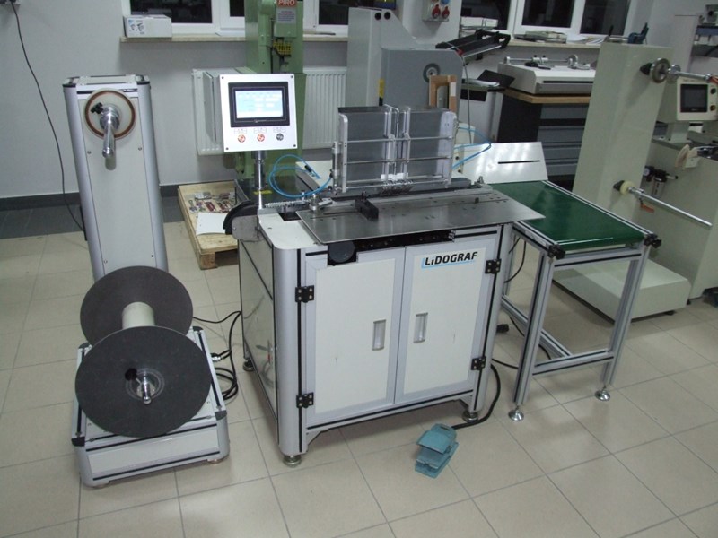 Semi automatic spiral binding machine DWC 520 | pressXchange