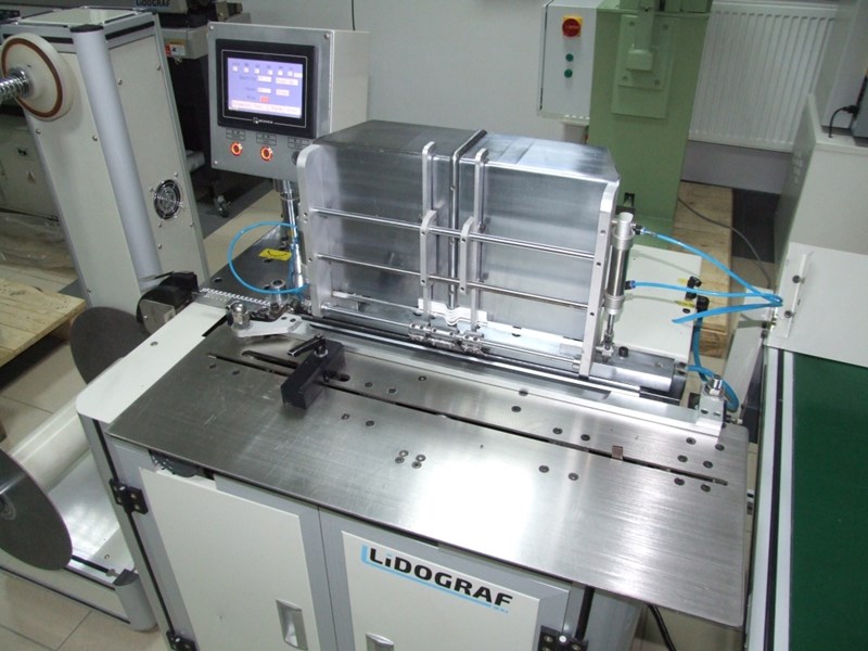 Semi automatic spiral binding machine DWC 520 | pressXchange