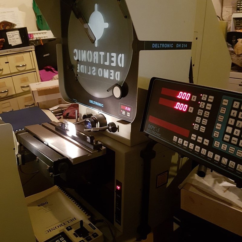 Deltronic DH-214 MPC5E 115V 1Ph Horizontal Operation Optical Comparator ...