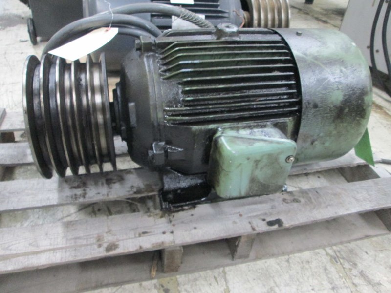 Yaskawa Electric Corp Varispeed 200/220Volt 3 Phase 4 Pole 15kW ...