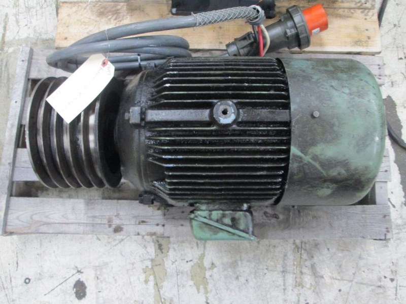 Yaskawa Electric Corp Varispeed 200/220Volt 3 Phase 4 Pole 15kW ...