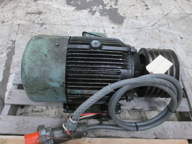 Yaskawa Electric Corp Varispeed 200/220Volt 3 Phase 4 Pole 15kW ...