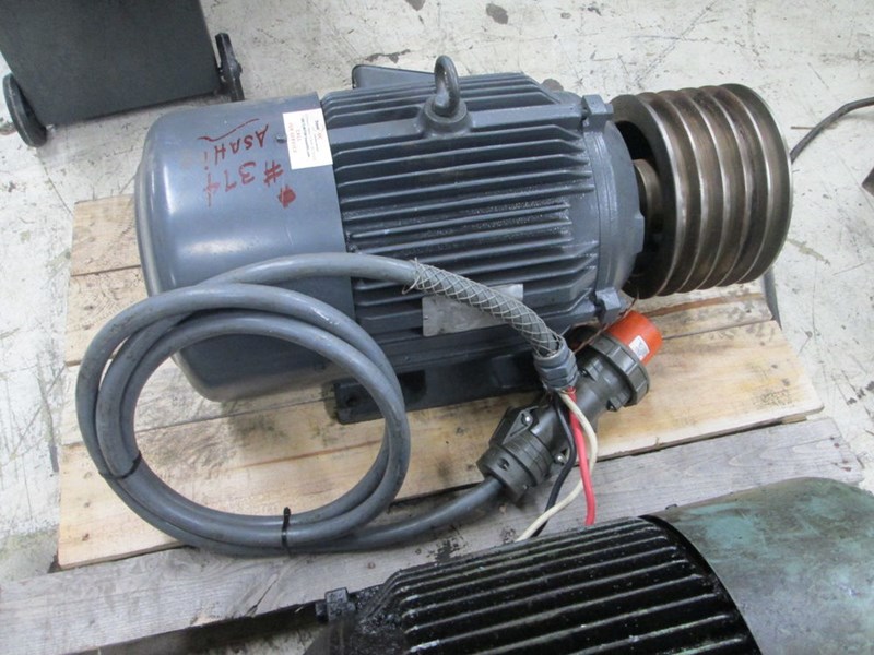 Yaskawa Electric Corp Varispeed 200/220Volt 3 Phase 4 Pole 15kW ...