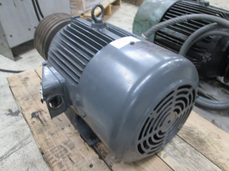 Yaskawa Electric Corp Varispeed 200/220Volt 3 Phase 4 Pole 15kW ...