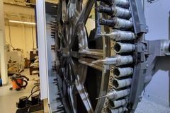 Haas EC-400 Pallet Pool 4-Axis CNC Horizontal Machining Center with 6 ...