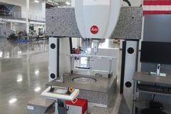 Leitz PMM-Xi 8.10.6 Fixed Bridge/Moving Table Coordinate Measuring ...