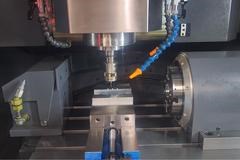 Makino iQ300 CNC Vertical Machining Center, 45,000 RPM Spindle, Linear ...