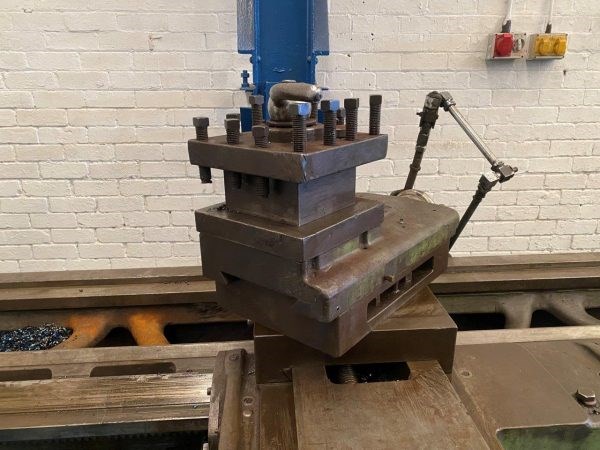 DSG Type 30 x 144” Gap Bed Centre Lathe | pressXchange