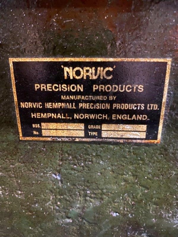 Norvic Cast Iron Table 5ft x 3ft | pressXchange