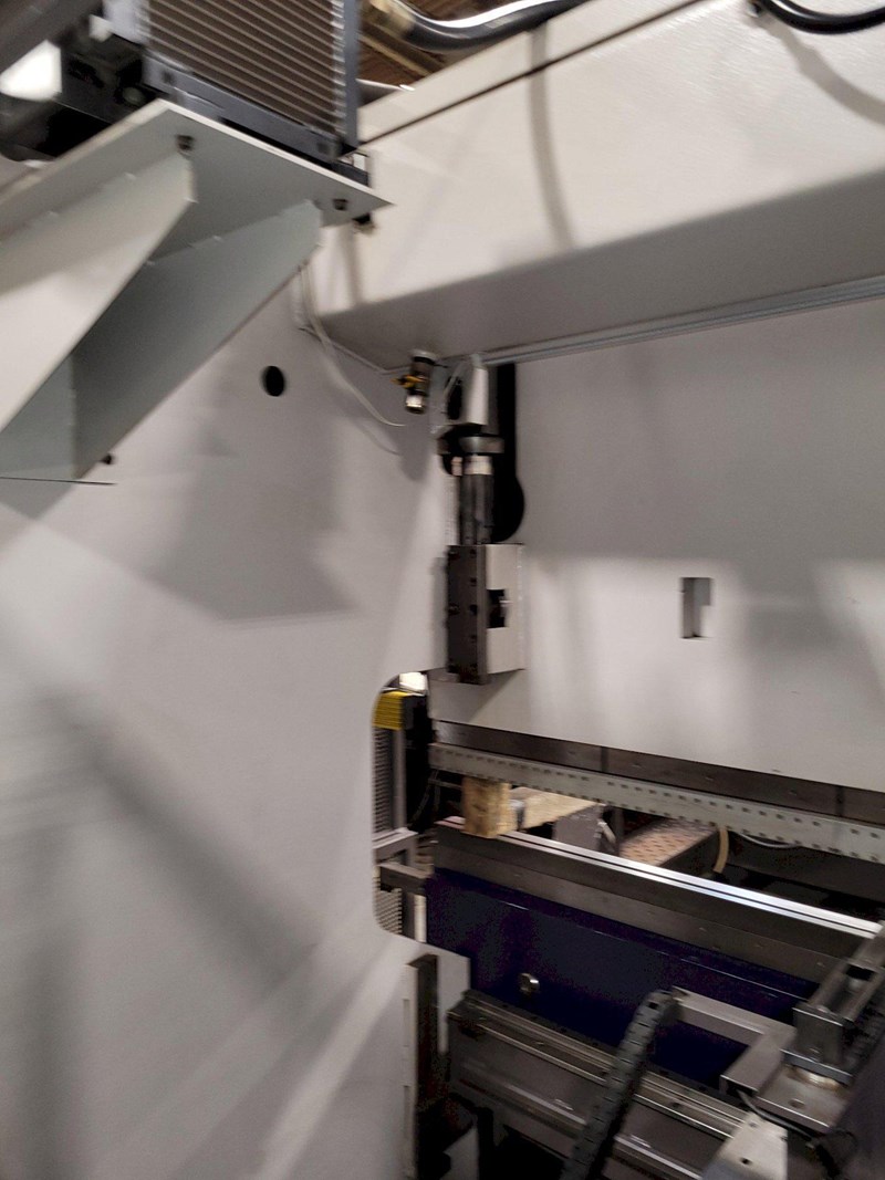 150-Ton X 122" Bystronic Beyeler PR150 IPC 8-Axis CNC Press Brake ...