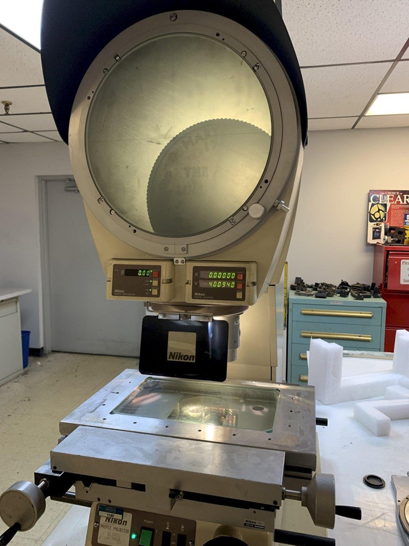 12" NIKON Model V-12BDC Bench Top Vertical Beam Optical Comparator ...