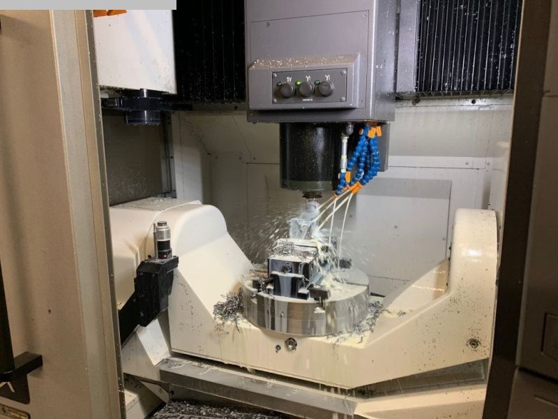 Machining Center - Vertical OKUMA Genos M460V-5AX | pressXchange