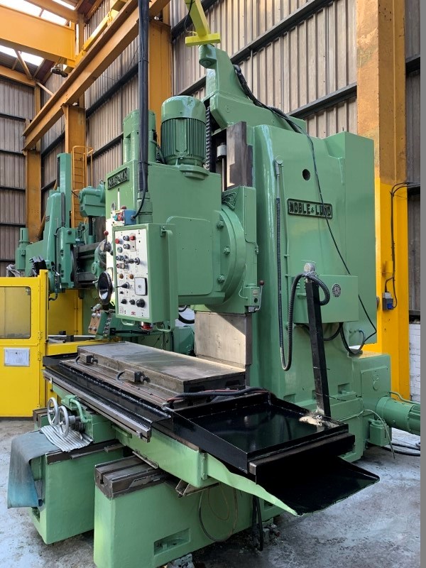 NOBLE & LUND HEAVY DUTY KNEELESS VERTICAL MILLING MACHINE WITH POWERED ...