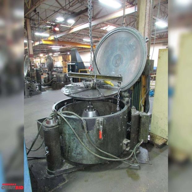 TOLHURST 40" CENTER SLUNG CHIP SPINNER WITH TWO SPINNERS, 3 BASKETS ...