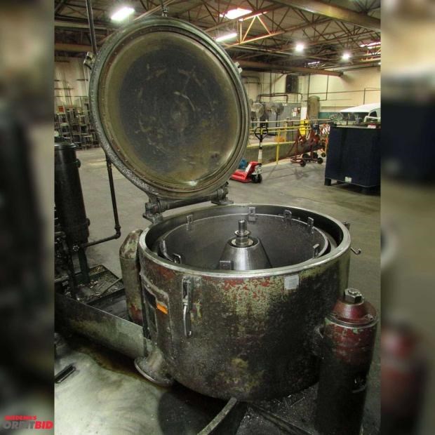 TOLHURST 40" CENTER SLUNG CHIP SPINNER WITH TWO SPINNERS, 3 BASKETS ...