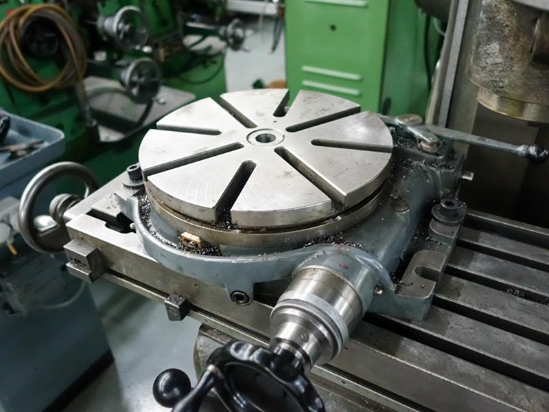 Milling machine SCHAUBLIN 53 | pressXchange