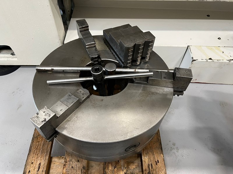 HARRISON Alpha 1550S x 2000mm CNC Gap Bed Lathe. Year 2004 | pressXchange