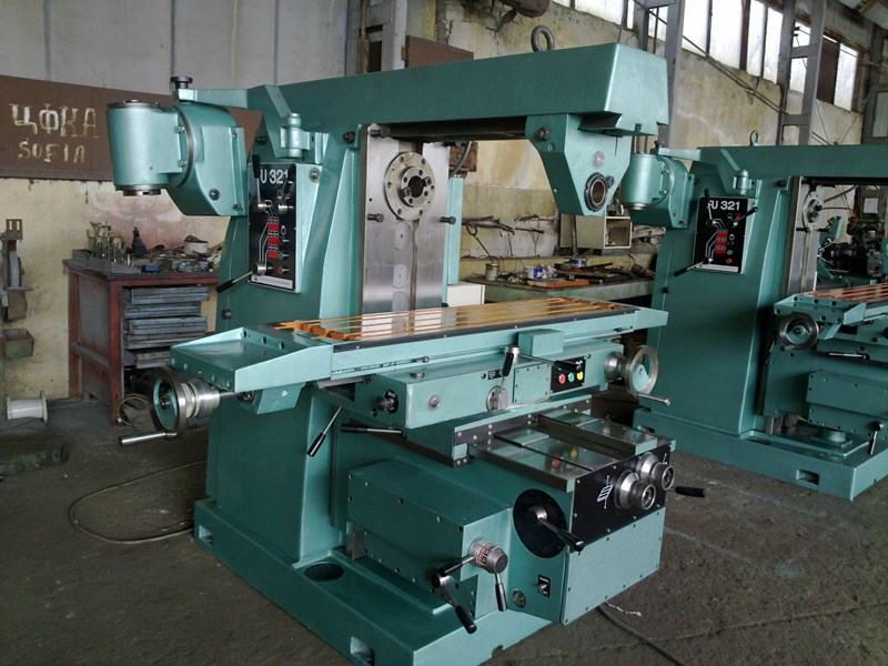 UNIVERSAL MILLING MACHINE ARSENAL FU 321, RECYCLED | pressXchange
