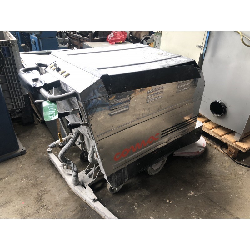 Comac L32 Floor Scrubber and Charger | pressXchange