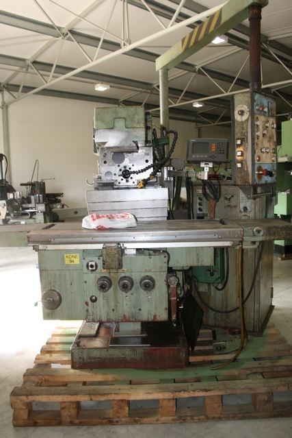 Universal milling machine TOS 32/40, table: 1400 x 400 mm | pressXchange