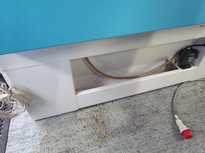 Used COLCHESTER STUDENT 2500-GAP BED CENTRE LATHE | pressXchange