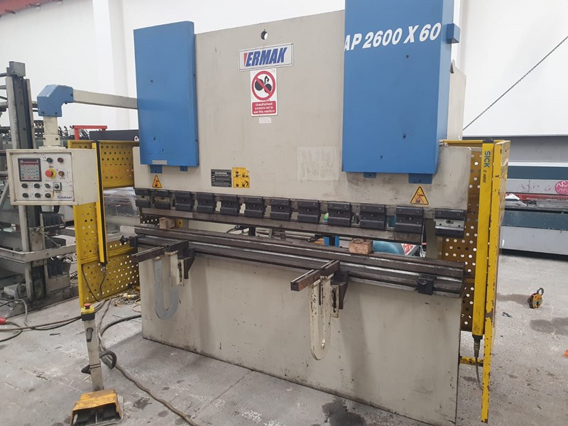 ERMAK Model AP60 – 60 Ton x 2600mm Over Bed Downstroke Twin Axis NC ...