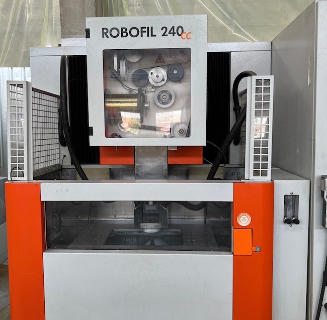 ROBOFIL 240CC - 2005 | pressXchange