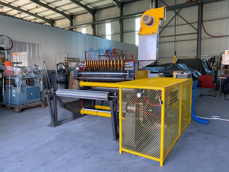 Goebel 1050 mm slitter rewinder with 15 pneumatic knives / 12.000 EU ...