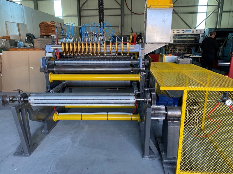 Goebel 1050 mm slitter rewinder with 15 pneumatic knives / 12.000 EU ...