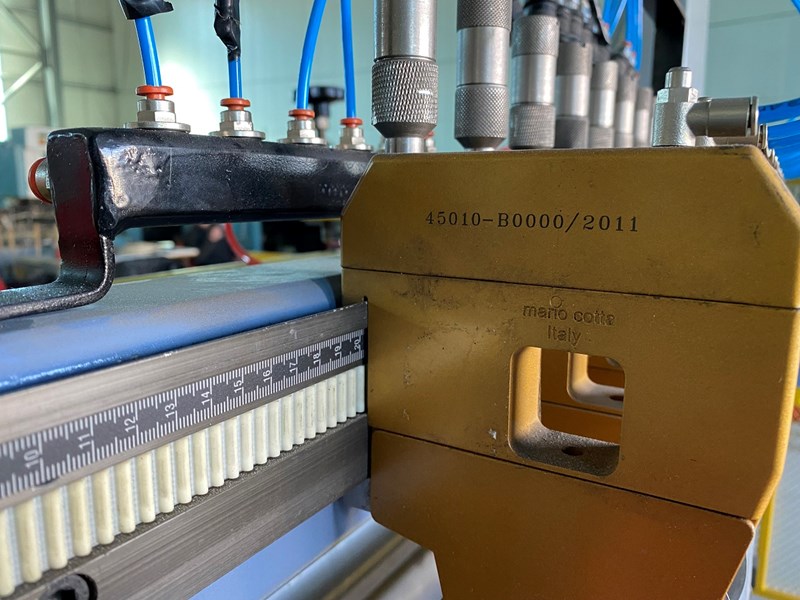 Goebel 1050 mm slitter rewinder with 15 pneumatic knives / 12.000 EU ...